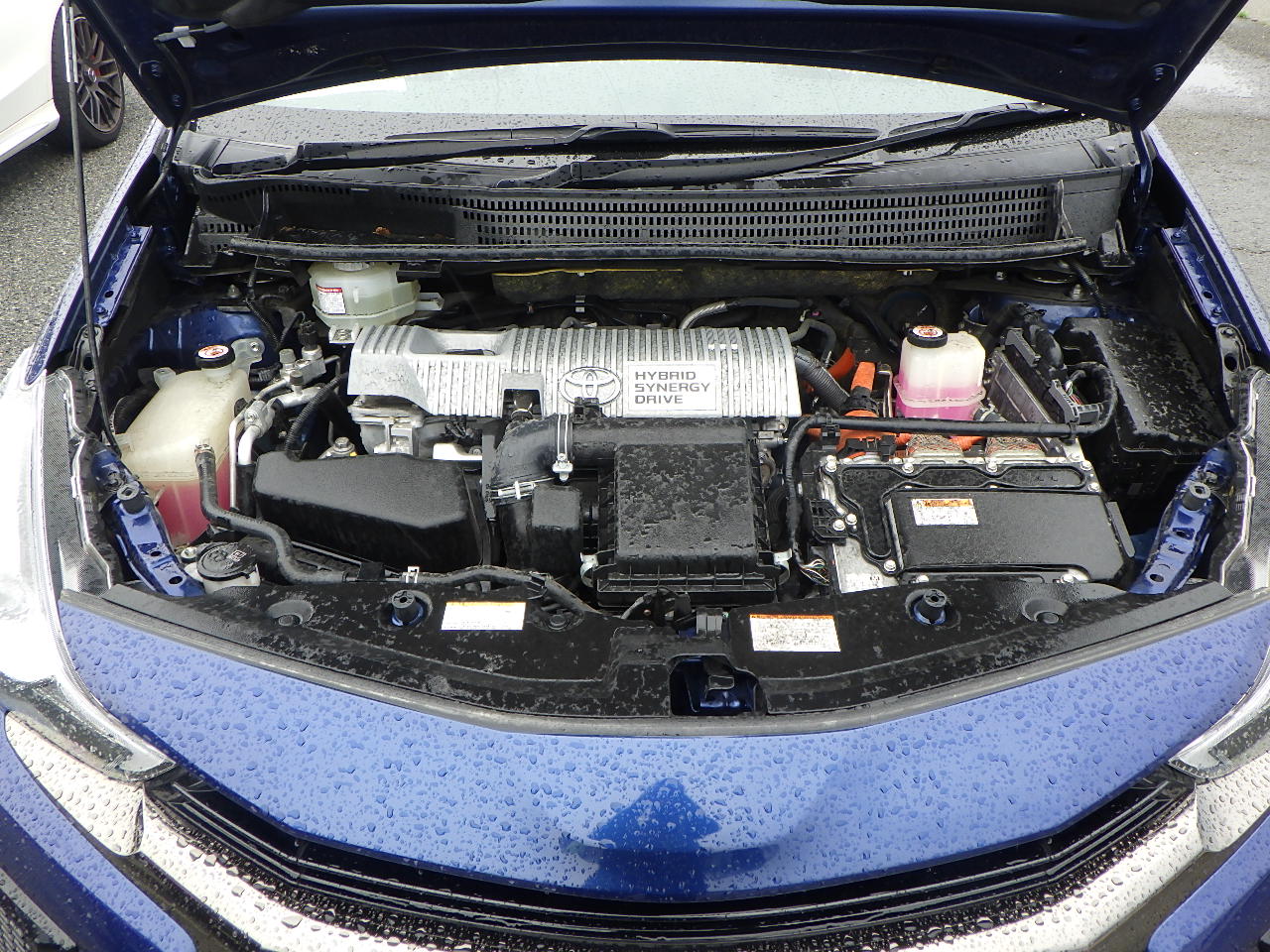 PRIUS ALPHA GR SPORT S-TOURING SELECTION 2018 - LASHAR INTERNATIONAL