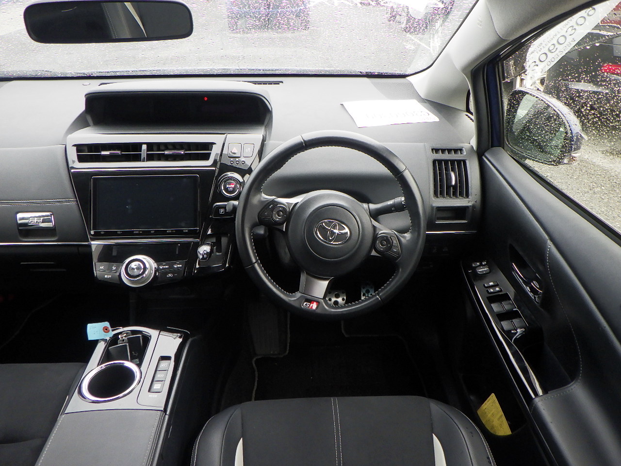 PRIUS ALPHA GR SPORT S-TOURING SELECTION 2018 - LASHAR INTERNATIONAL