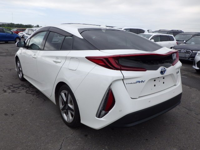 TOYOTA PRIUS PHV 2017 PLUG-IN HYBRID - LASHAR INTERNATIONAL